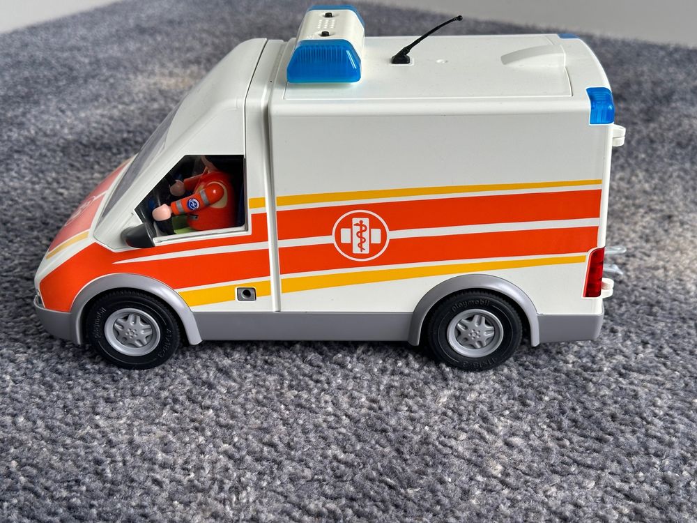 Playmobil Rettungswagen mit Sirene und Blaulicht! | Kaufen auf Ricardo Playmobil Rettungswagen mit Sirene und Blaulicht! | Kaufen auf Ricardo