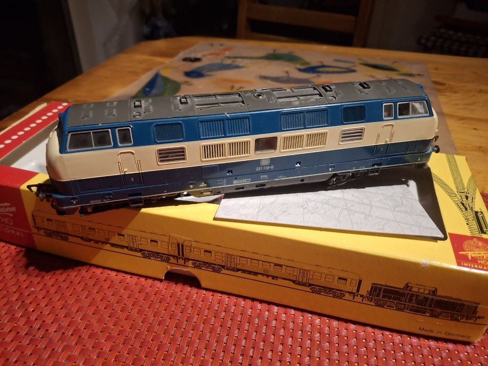 Fleischmann HO Lok 221 110-9, (Gebraucht) in Balsthal für CHF 25 – mit ...