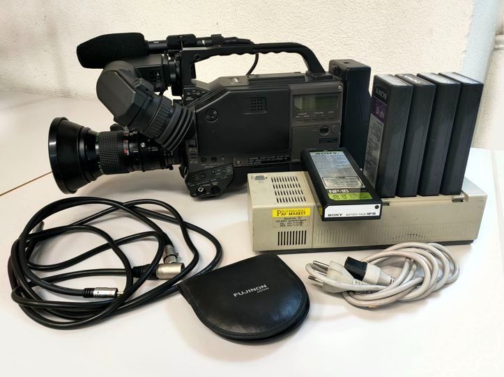 Camera SVHS JVC 3-CCD (Gebraucht) in Choex für CHF 100 – nur Abholung ...