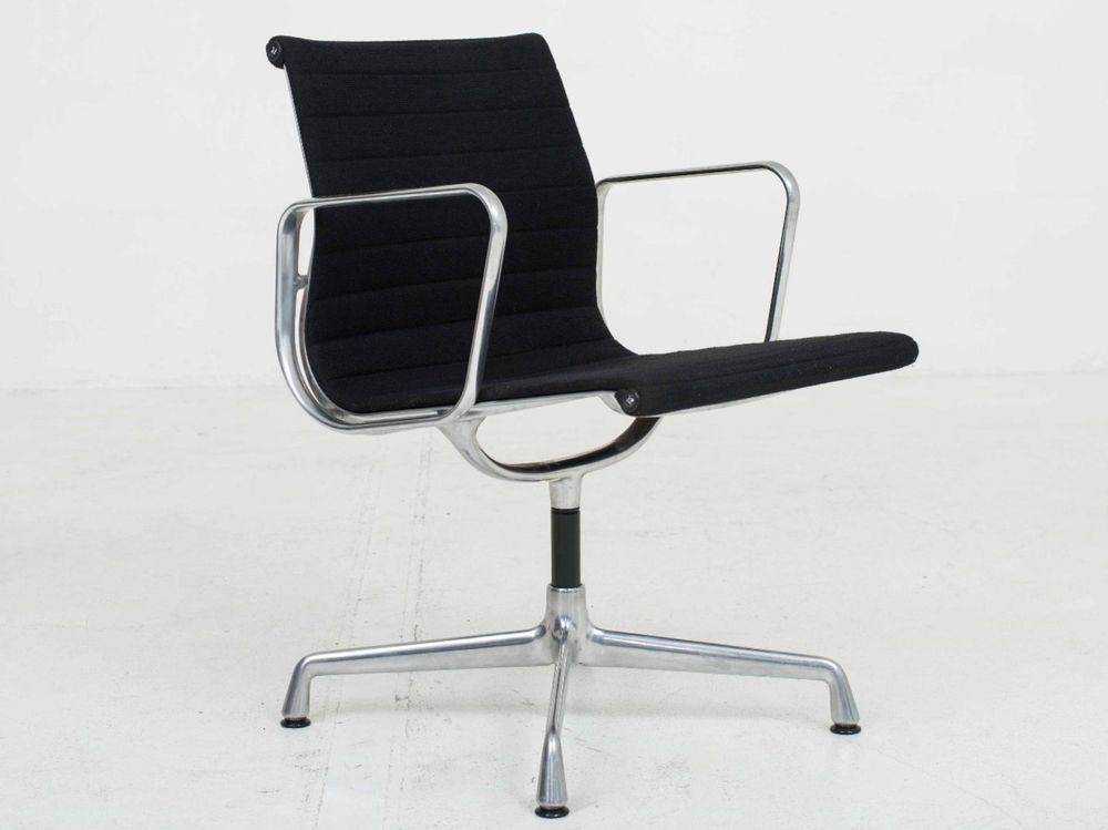 Vitra EA 108 Bürostuhl - Eames, schwarzer Hopsak & Alu pol. | Kaufen ...