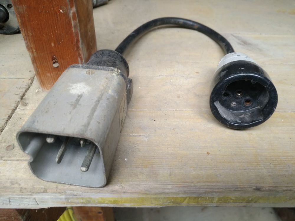 Übersetzungskabel 4-Pol neu auf 4-Pol alt, 10A 500V (Gebraucht) in ...