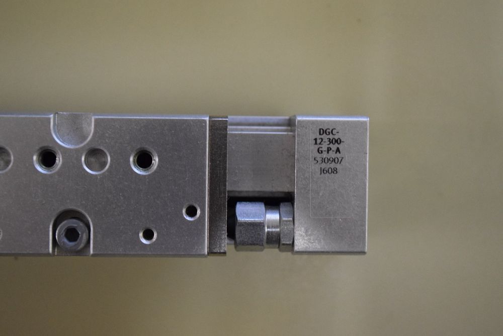 Festo Linearantrieb Nr.DGC-12-300-G-P-A (530907) (Gebraucht) in Einsiedeln für CHF 120 – mit ...