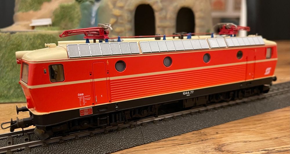 Roco ÖBB 1044 orange / AC (Gebraucht) in Tägerwilen für CHF 51 – mit ...
