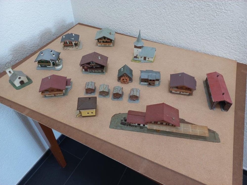 Modelleisenbahn Häuser, Kirche, Mühle, Bahnhof - Spur N (Gebraucht) in Pfäffikon / ZH für CHF 58 ...