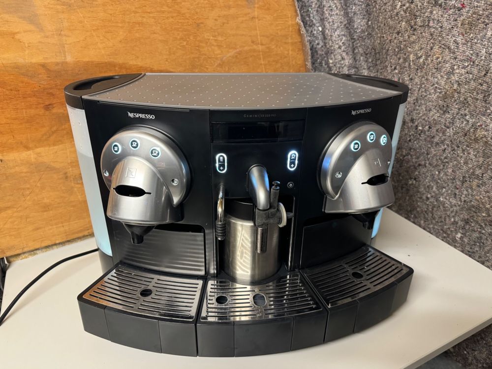 Nespresso Kaffeemaschine CS 220 (Gebraucht) in Zürich für CHF 171 – mit ...