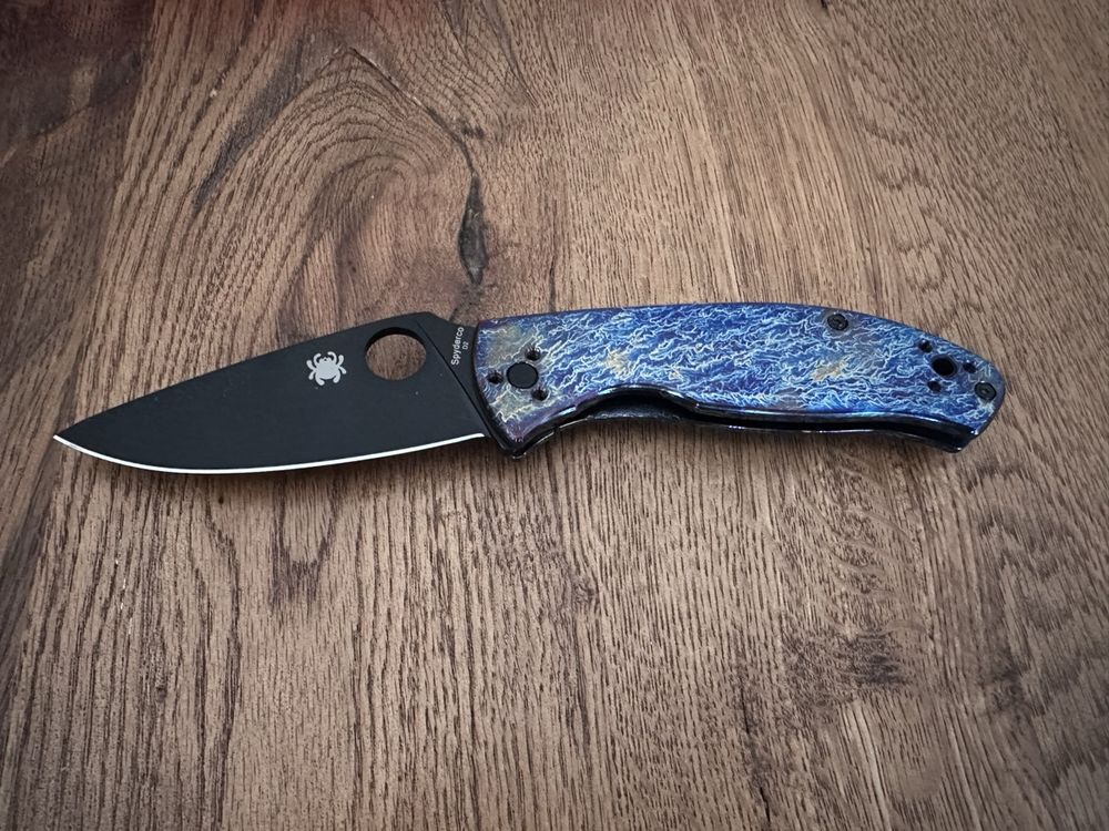Spyderco Tenacious, blaue Titan Griffschalen (Neu und originalverpackt ...