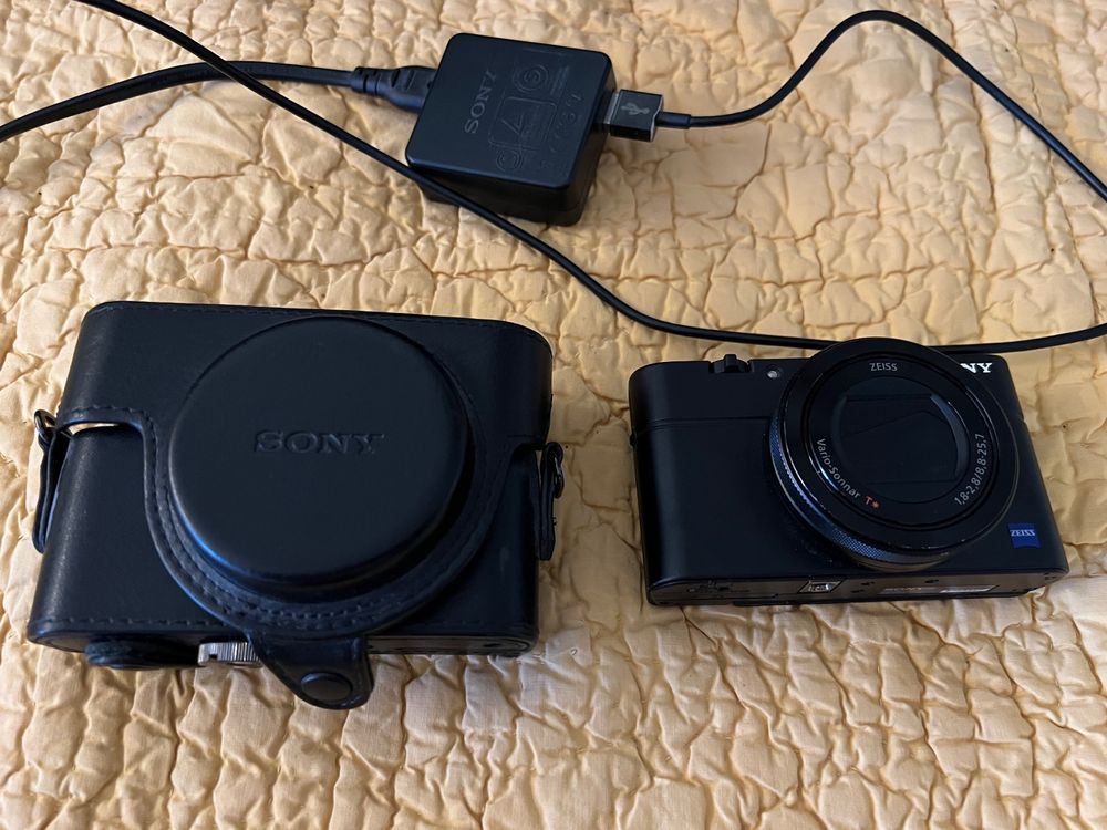 SONY RX100 IV mit Schutzhülle wie neu | Kaufen auf Ricardo