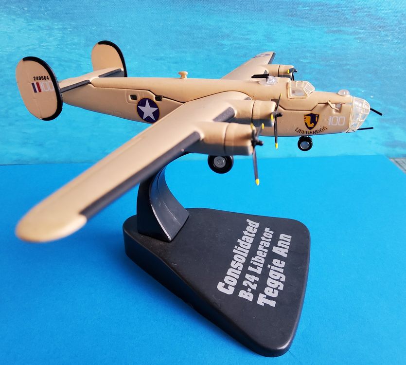 Modellflugzeug "B-24 Liberator" 1:144 TEGGIE ANN (Gebraucht) in ...