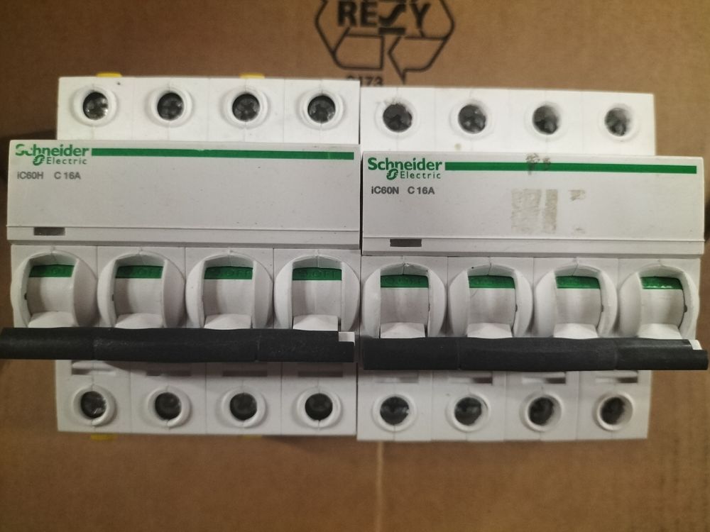 lot 2 disjoncteur C16 4 pôle (D'occasion) à Gillarens pour CHF 20 – avec livraison | Acheter sur ...