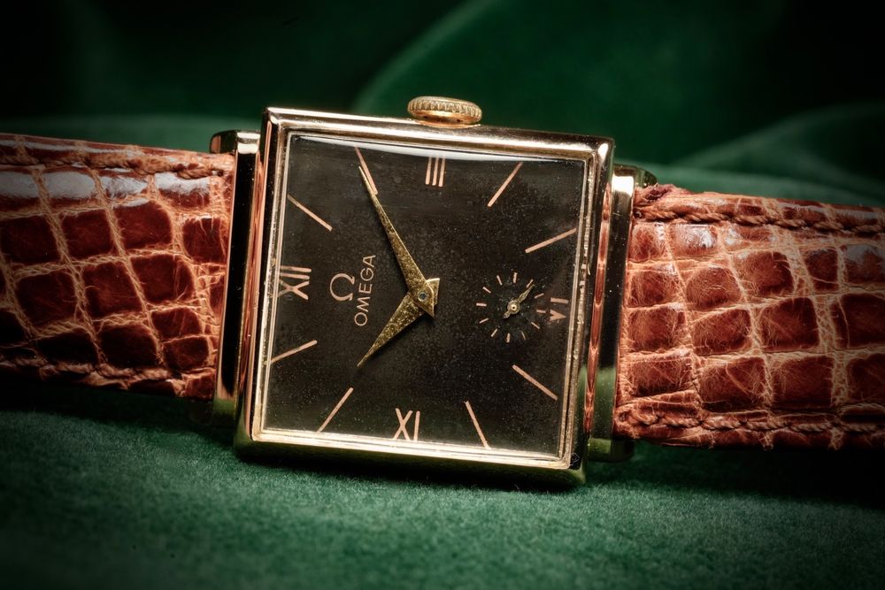 Omega - Original 1940 Tank-Style 18kt. Pink Gold Tank Carré (Gebraucht ...