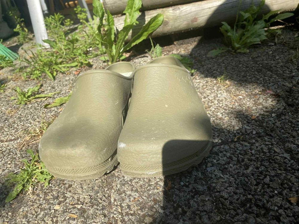 Neu: Garten Clogs grün, Grösse 43, praktisch für den Garten! (Neu ...