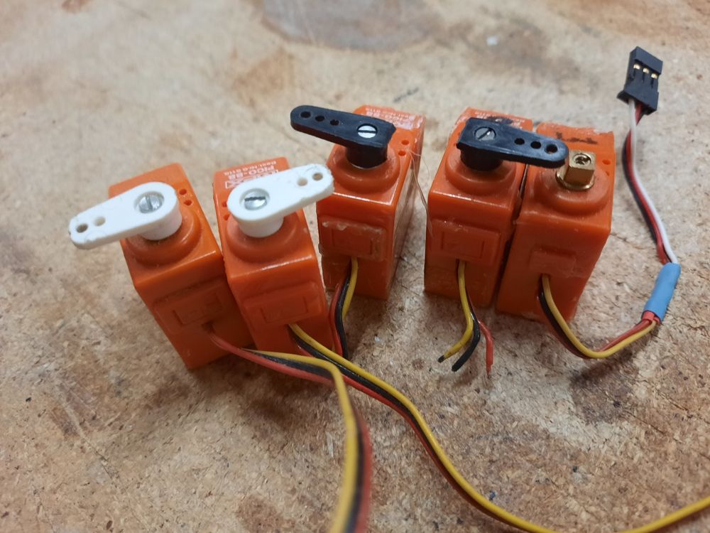 Multiplex MPX Pico-BB Servos 65115 (Défectueux) à Brislach pour CHF 6 ...