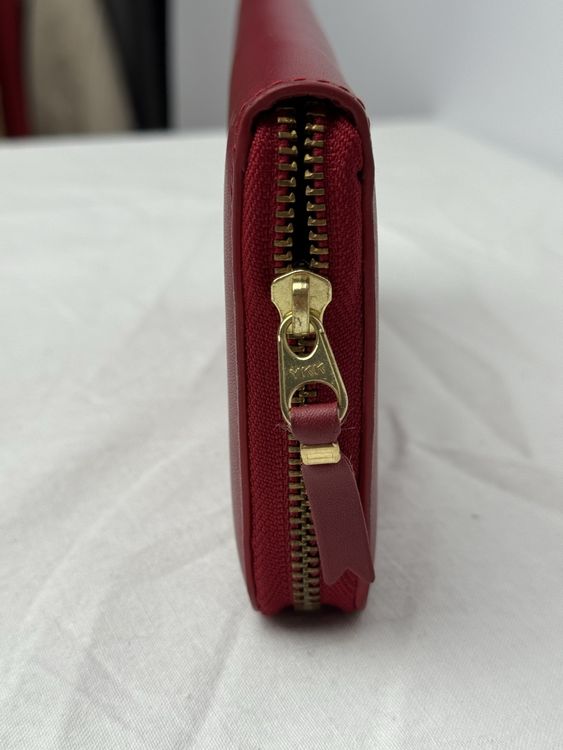 Original Comme des Garçons leather zip wallet in red (Neu und ...