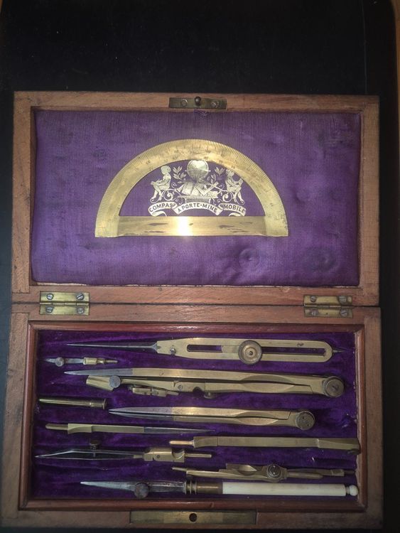 COFFRET ANCIEN DE COMPAS (D'occasion) à Versoix pour CHF 50 – avec ...
