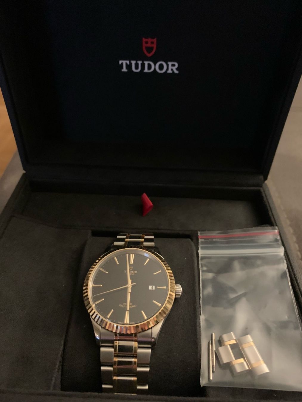 Tudor Style 41mm Gold Steel Black Dial Automatic (Gebraucht) in Horgen ...