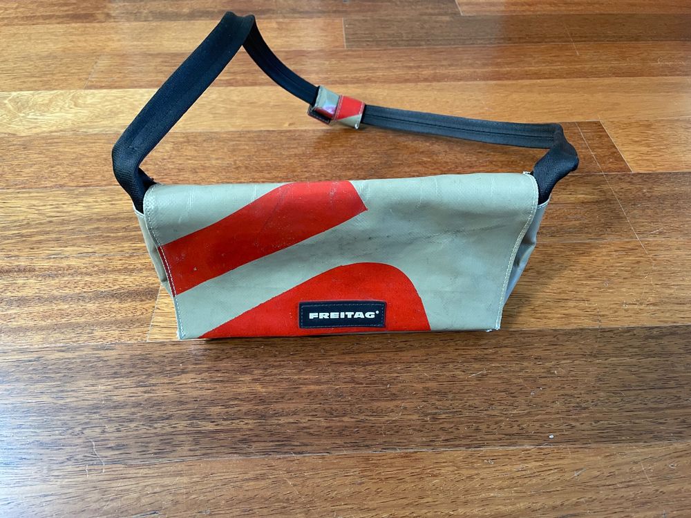 FREITAG LAURA | Kaufen auf Ricardo