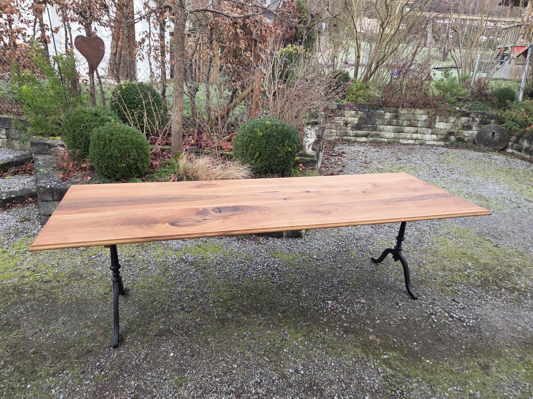 Beizentisch 265 Nuss Horgen Glarus Gussfüsse (Neu (gemäss Beschreibung ...