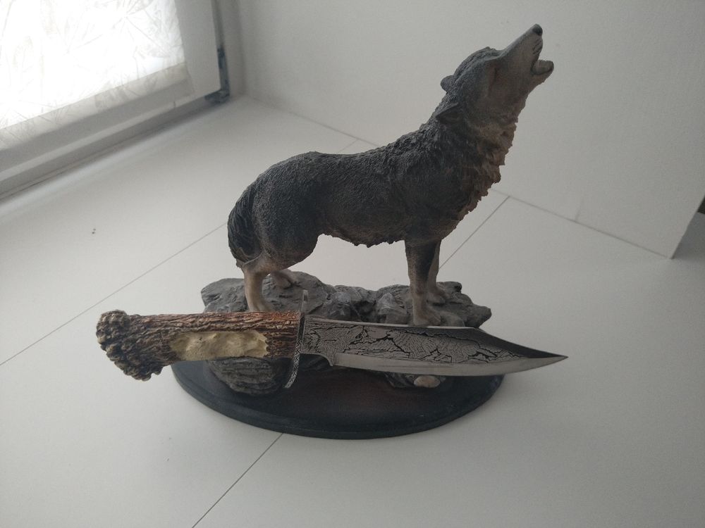 WOLFSTATUE MIT PASSENDEM MESSER (Neu (gemäss Beschreibung)) in Windisch ...