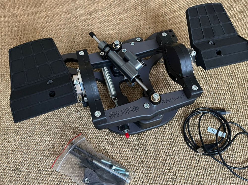 MFG Crosswind V3 - Profi-Ruderpedale (Neu (gemäss Beschreibung)) in ...
