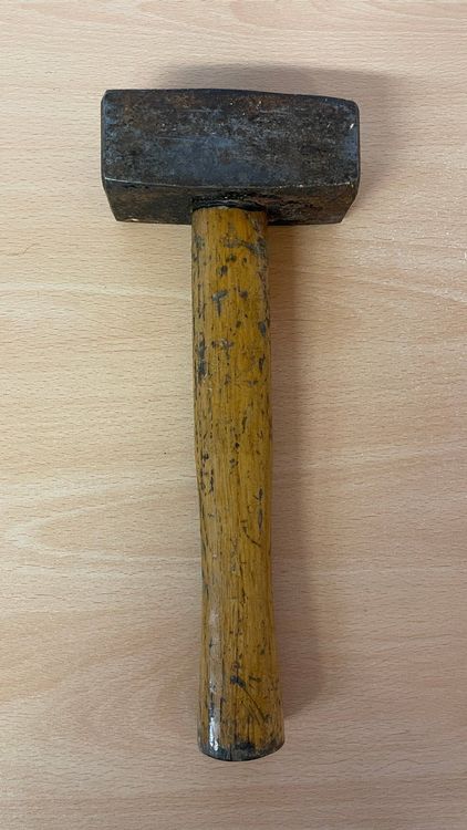 Handfeustel Feustel 1725g (Gebraucht) in Glattfelden für CHF 9.95 – mit ...