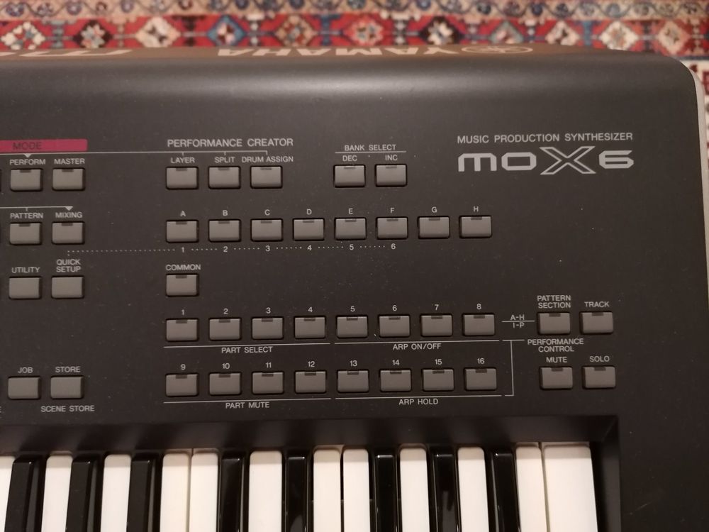 Yamaha MOX6 - keyboard synthesizer - 61 keys (Gebraucht) in Uster für CHF 280 – nur Abholung auf ...