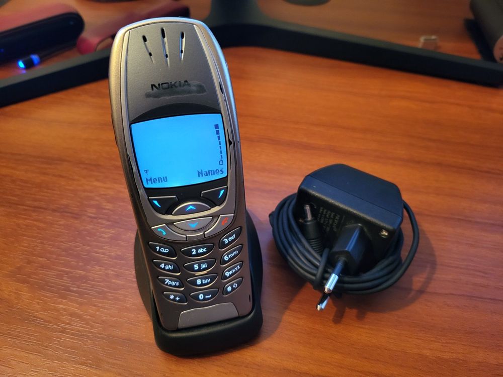 Nokia 6310i + Docking Station ab 10.- | Kaufen auf Ricardo