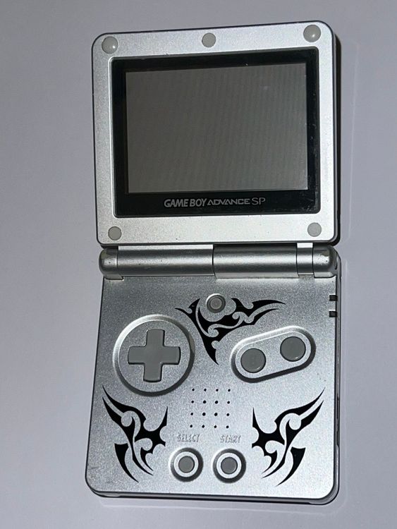 Nintendo Game Boy Advance SP Tribal Konsole [DEFEKT!] | Kaufen auf Ricardo