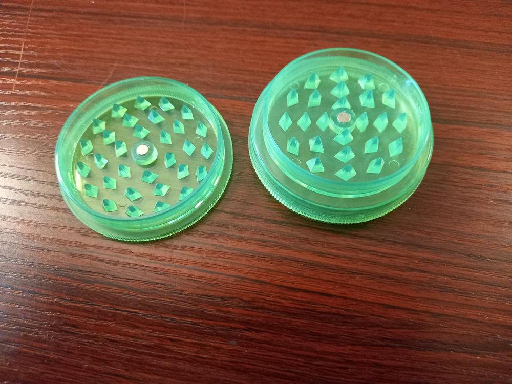 10x Cannabis Grinder / Grinder à Cannabis | Kaufen auf Ricardo