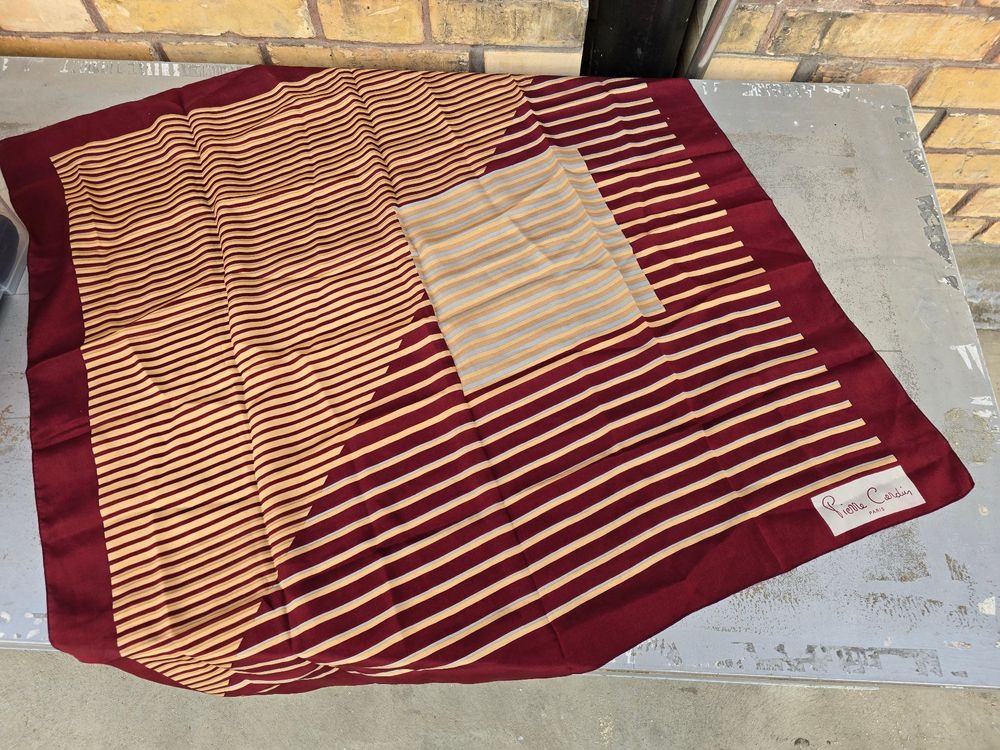 Stoff: Schal Seide "Pierre Cardin" (Gebraucht) in Romanshorn für CHF 40 ...
