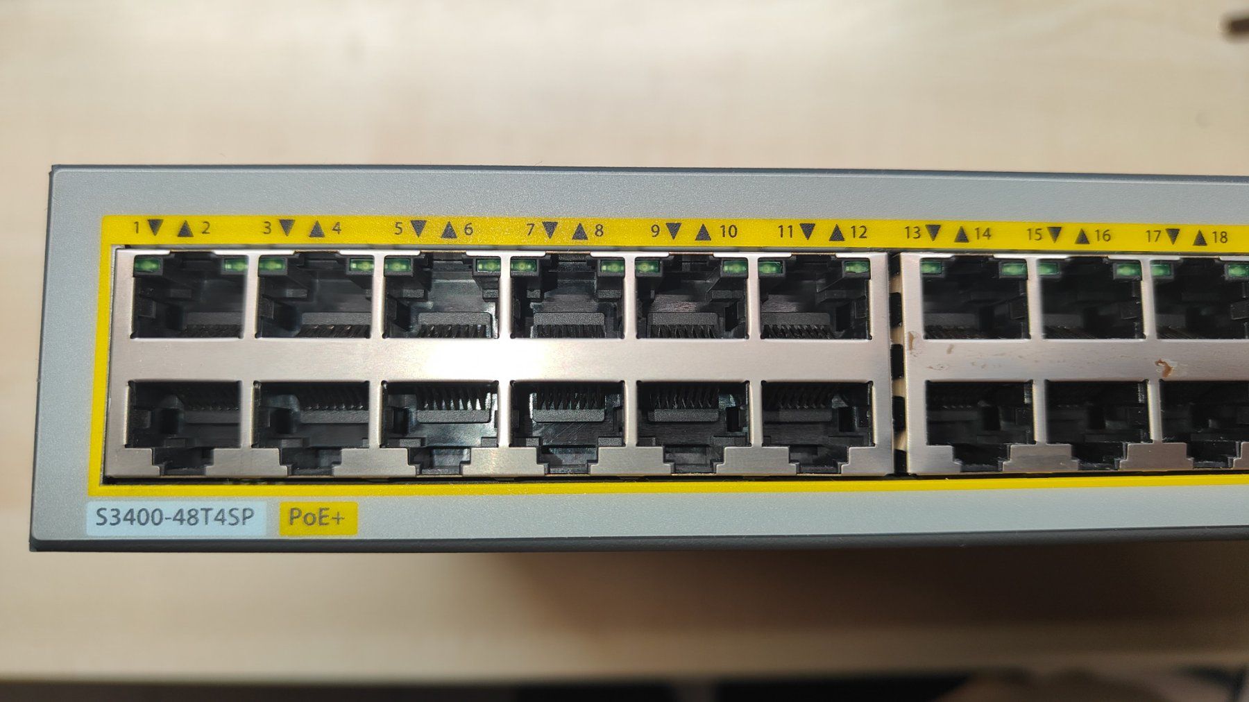 FS S3400-48T4SP – 48-Port Gigabit PoE+ Managed Switch, 400 W (Gebraucht ...