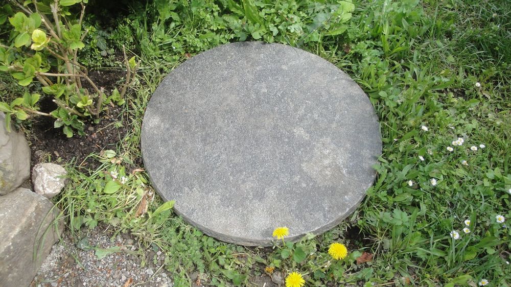 Runde Platte Granit Gneis Tischplatte (Gebraucht) in Erlenbach ZH für ...