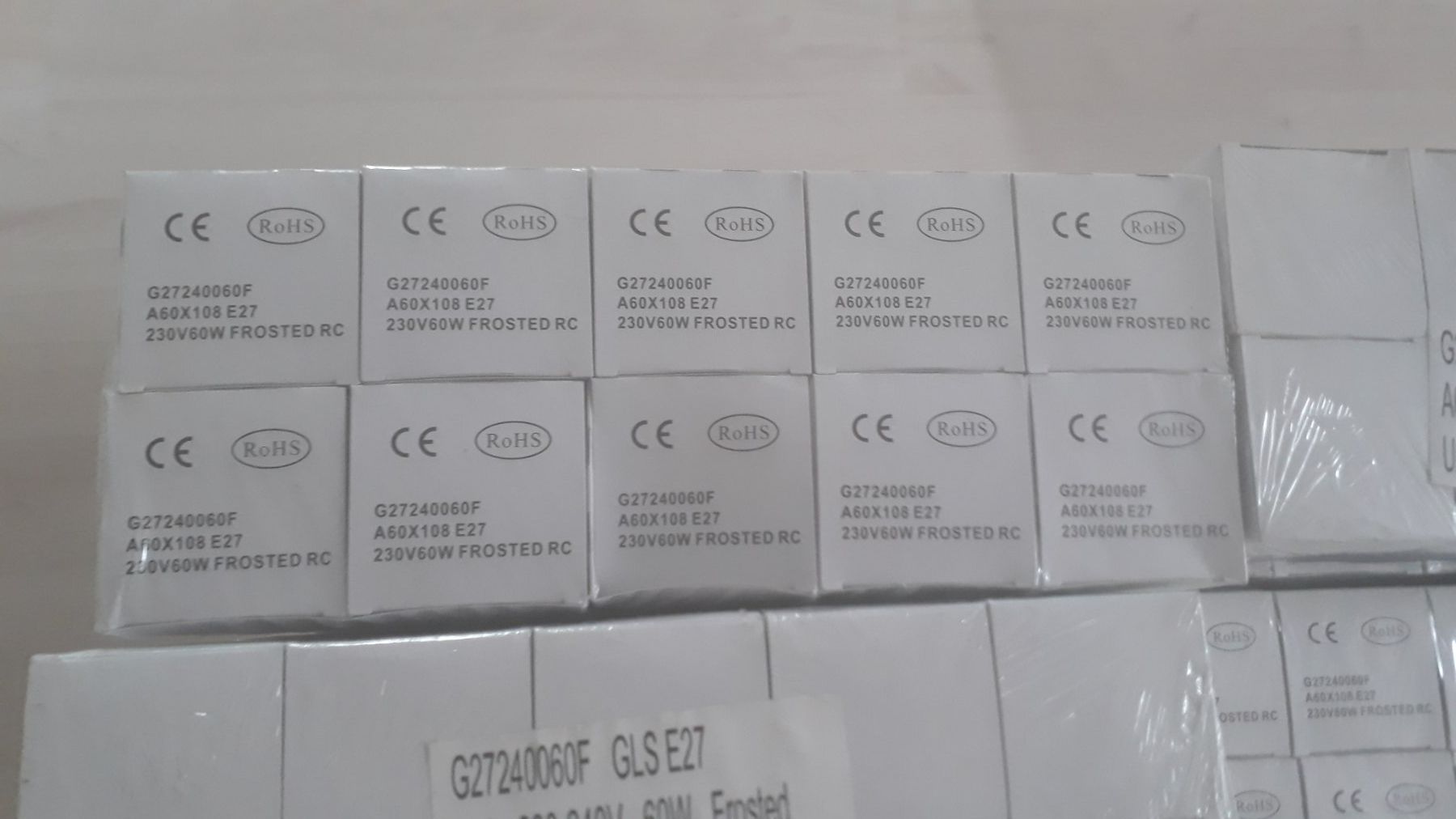 7 PACK A 10 GLÜHBIRNEN 60 WATT MATT (Neuf avec emballage d'origine) à ...