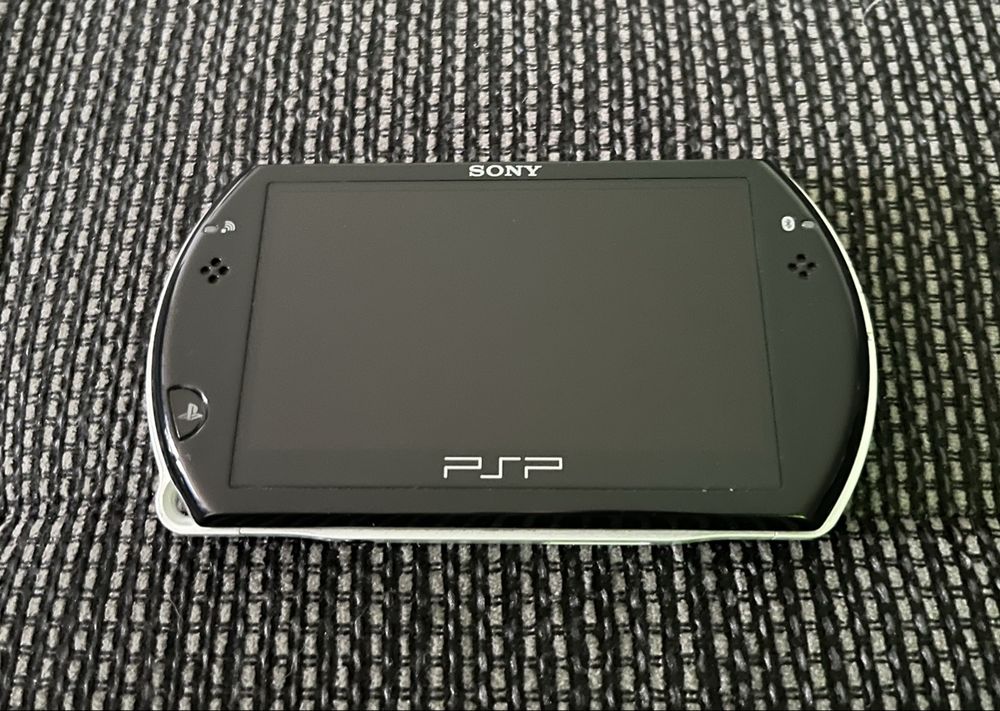 PSP Go - N1000 ohne Ladekabel (Gebraucht) in Gebenstorf für CHF 150 – mit Lieferung auf Ricardo ...