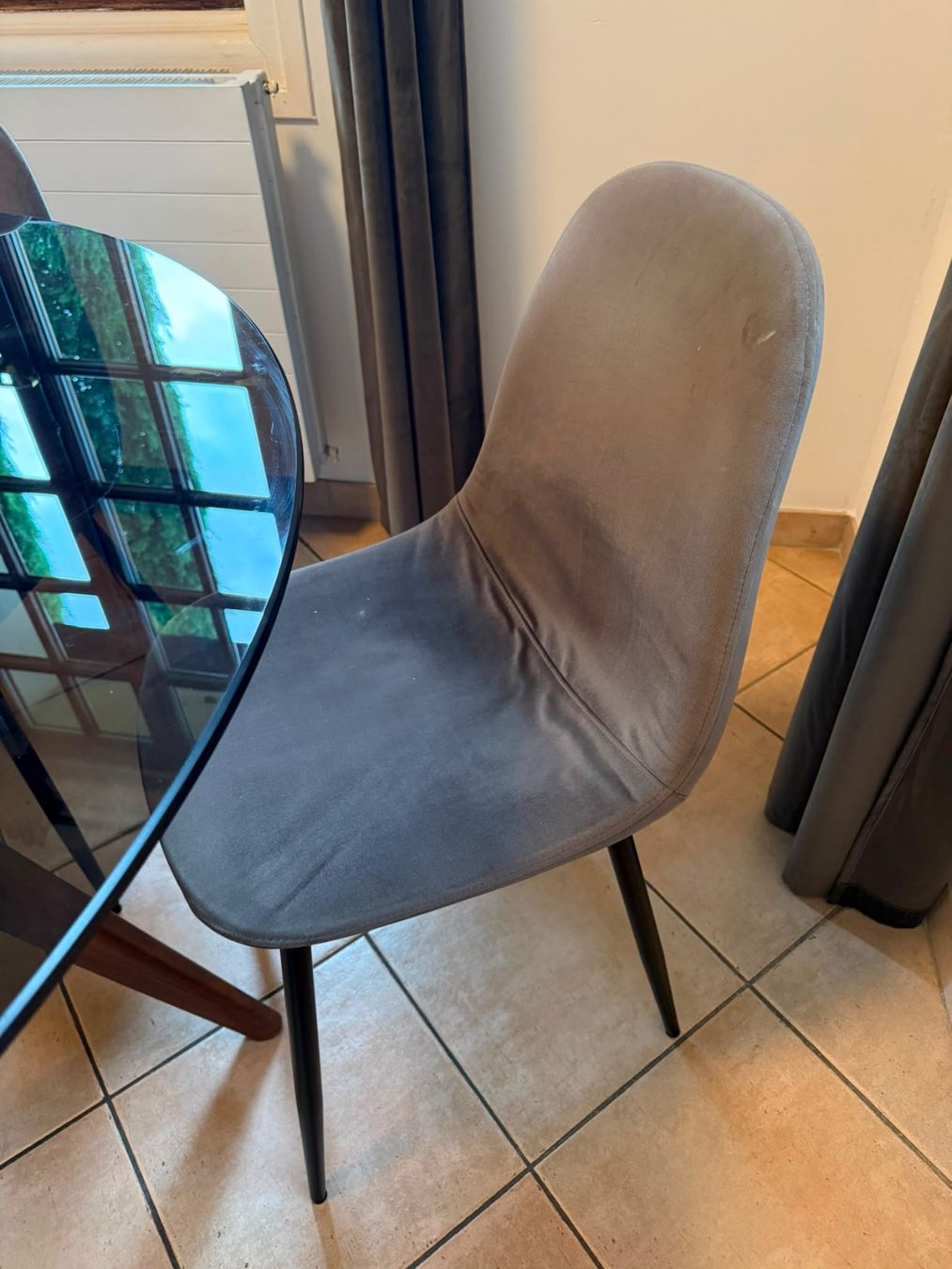 Table ronde verre fumé + 4 chaises - ensemble salle à manger (Gebraucht ...