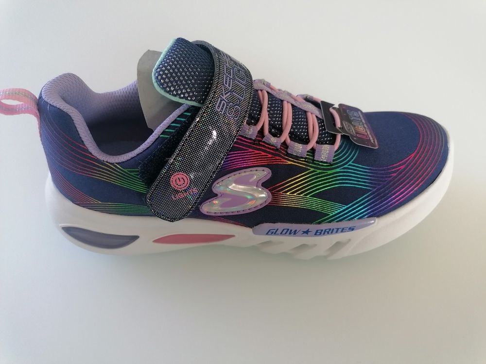 NEU, NIE GETR. SKECHERS GLOW BRITES (leuchtet) 35 | Kaufen auf Ricardo