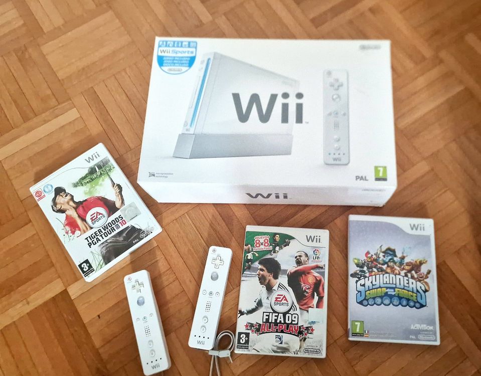 Nintendo Wii (Model RVL-001)+ 2 manettes + 3 jeux (D'occasion) à Fiez ...