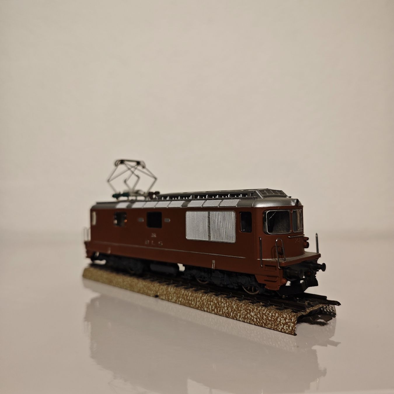 Märklin H0 SBB Re 4/4 261 BLS (Gebraucht) in Frick für CHF 60 – mit Lieferung auf Ricardo kaufen