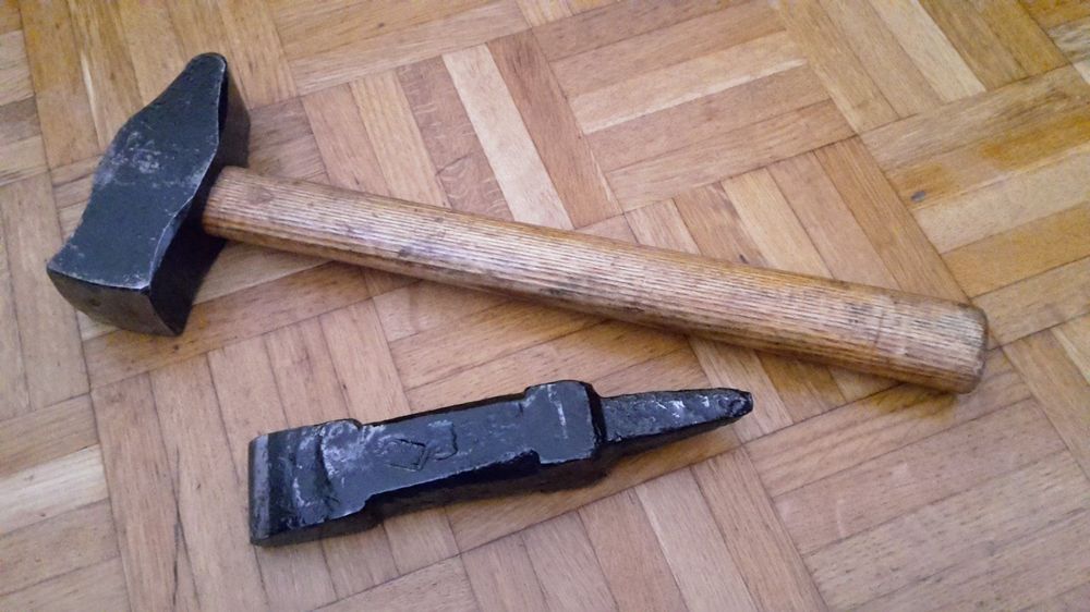 Dengelamboss mit Hammer | Kaufen auf Ricardo