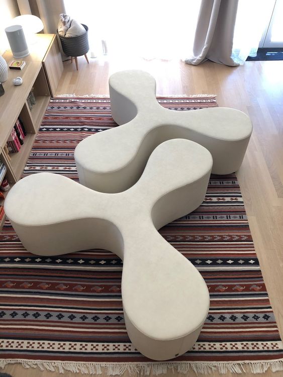 2x Pouf Flower Vitra Sanaa à vendre ensemble (D'occasion) à Fribourg ...