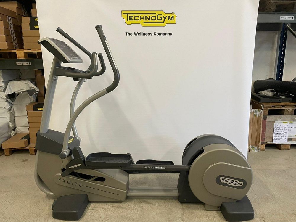 Crosstrainer Technogym Synchro Excite 700 LED (Gebraucht) in Lyss für ...