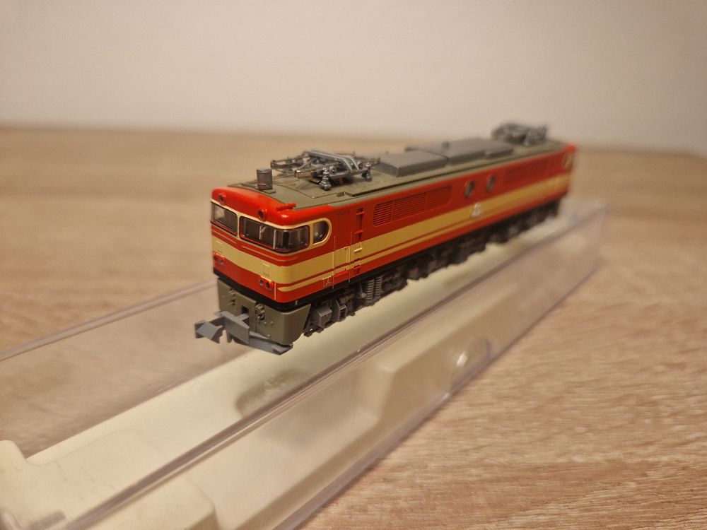 Kato N E-Lok E852 (D'occasion) à St-Aubin-Sauges pour CHF 79 – avec livraison | Acheter sur Ricardo