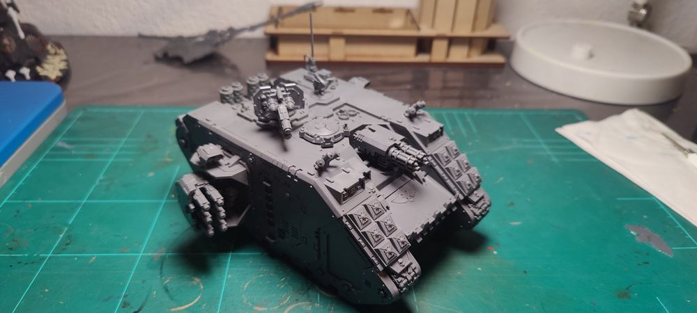 Warhammer 40k - Space Marine Land Raider Tank (Neu (gemäss Beschreibung ...