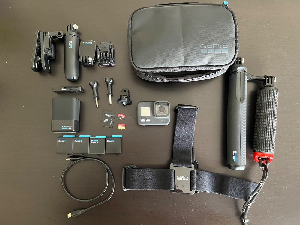 GoPro Hero 8 Black with many accessories | Kaufen auf Ricardo