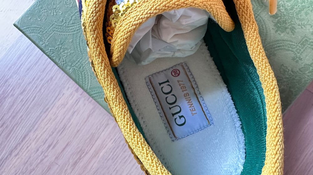 GUCCI Snickers Gold NEW (Neu und originalverpackt) in Seengen für CHF ...