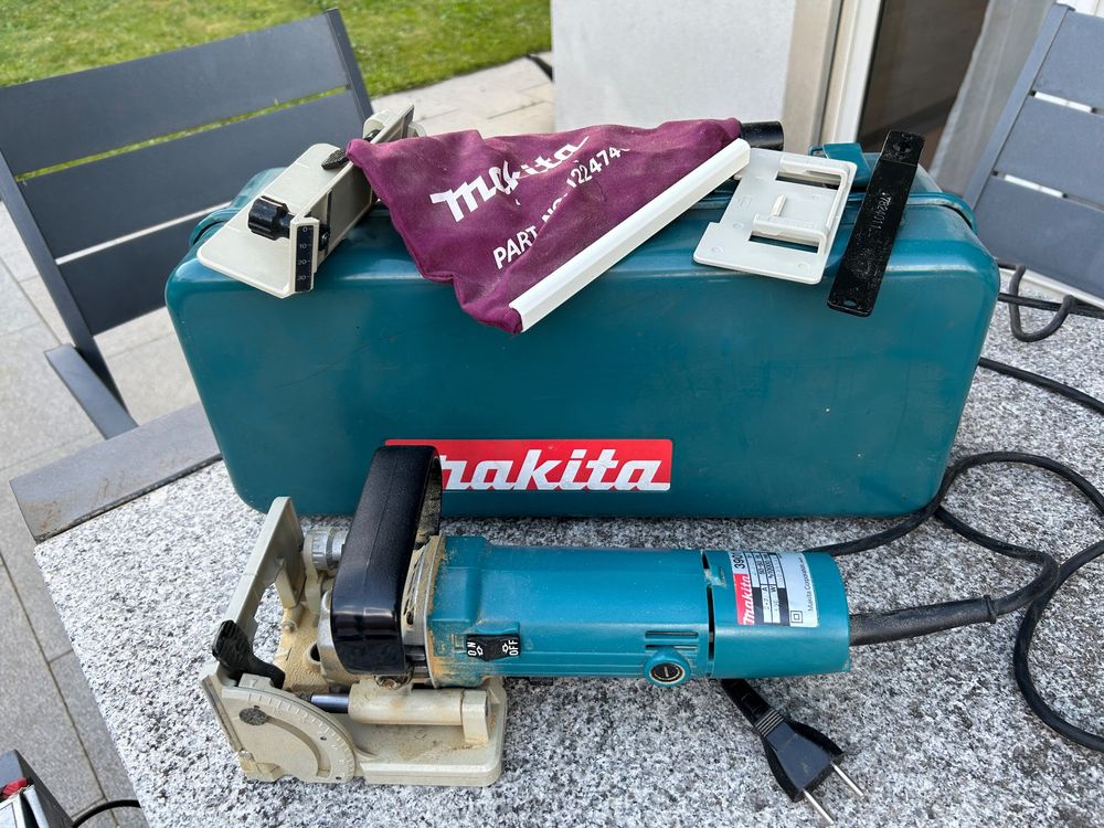MAKITA Nutfräse 3901 (230V) mit Stahlkoffer (Gebraucht) in Villigen für ...