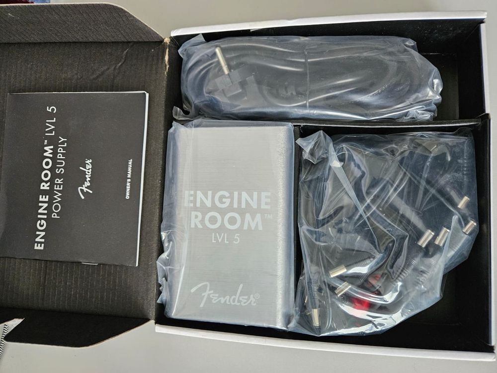 FENDER Engine Room LVL5 power supply for pedalboard | Kaufen auf Ricardo
