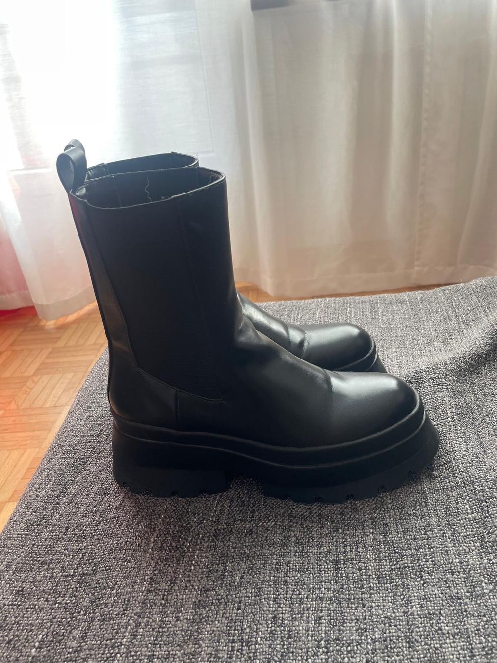 Chelsea Ankle Boots/Stiefel mit Track-Sohlen von Zara Gr. 39 (Gebraucht ...