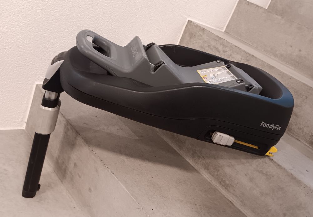 Maxi Cosi mit Station (Gebraucht) in für CHF 80 – nur Abholung auf ...