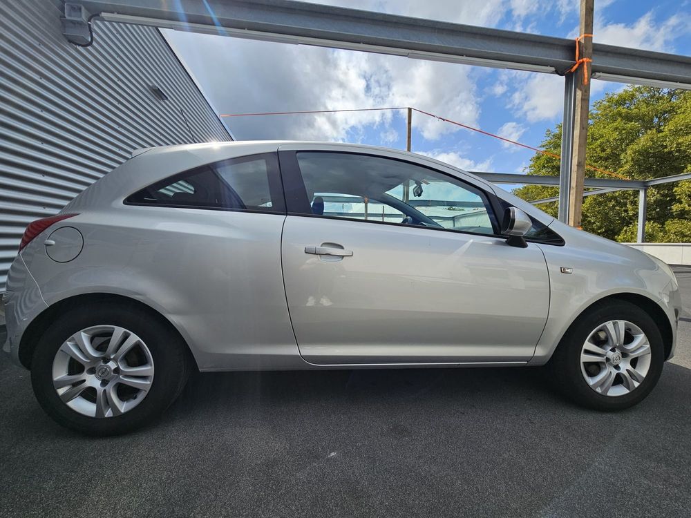 Opel Corsa Frisch Servic und MFK 119'000KM läuft Einwandfrei (Gebraucht ...