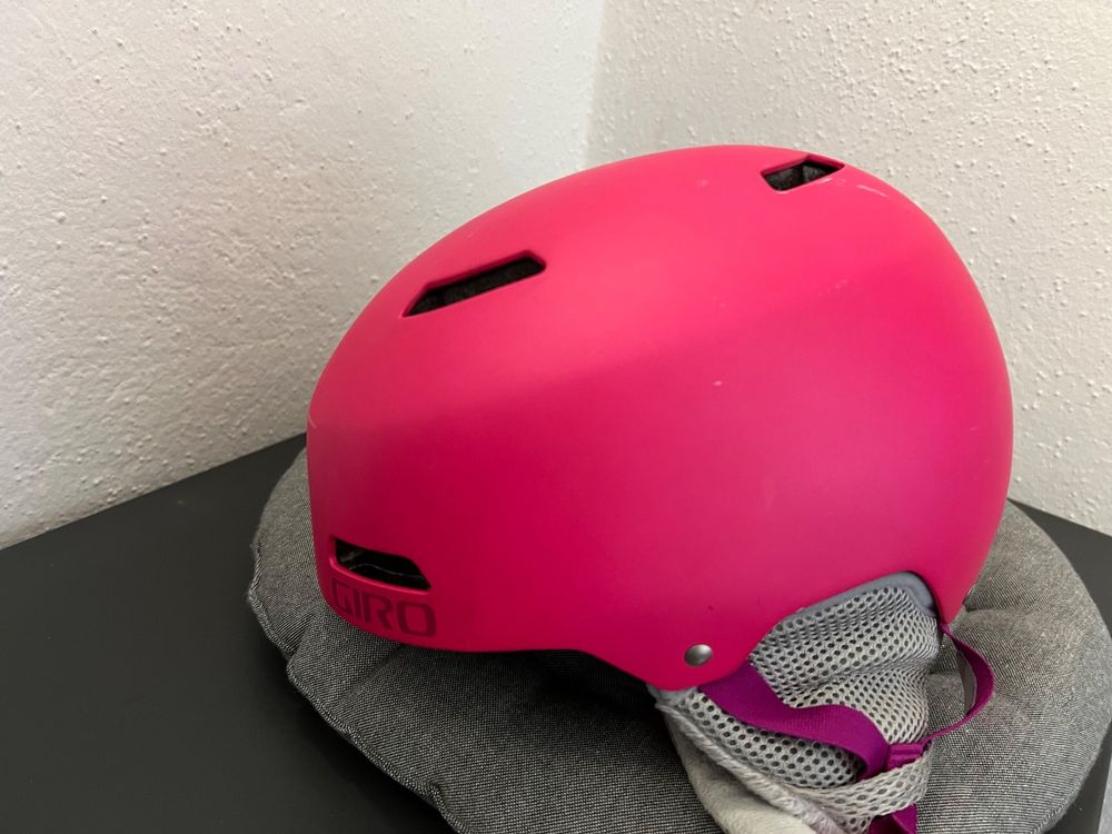 Skihelm Giro pink (Gebraucht) in Kirchberg SG für CHF 15 – mit ...